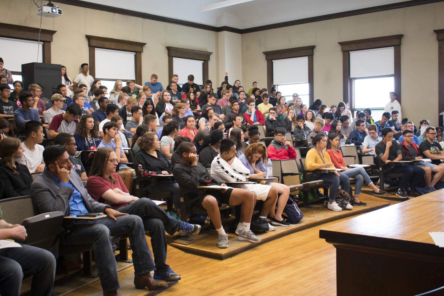 Record-breaking class size overcrowds dorms – The Observer Record-breaking class size overcrowds dorms – The Observer